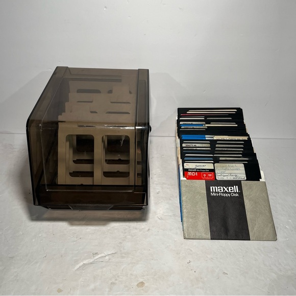 Media | Vintage 525 Floppy Disk Storage Case Caddy W Dividers Diskettes ...